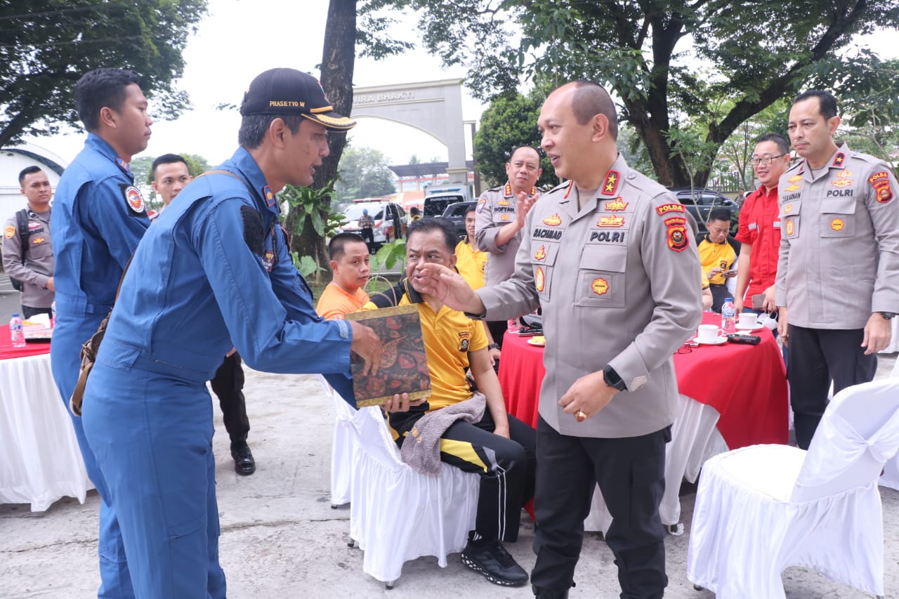 Ini Dia Capten Pilot co Pilot Serta Crew Helicopter 429-P'3202 BKO ...