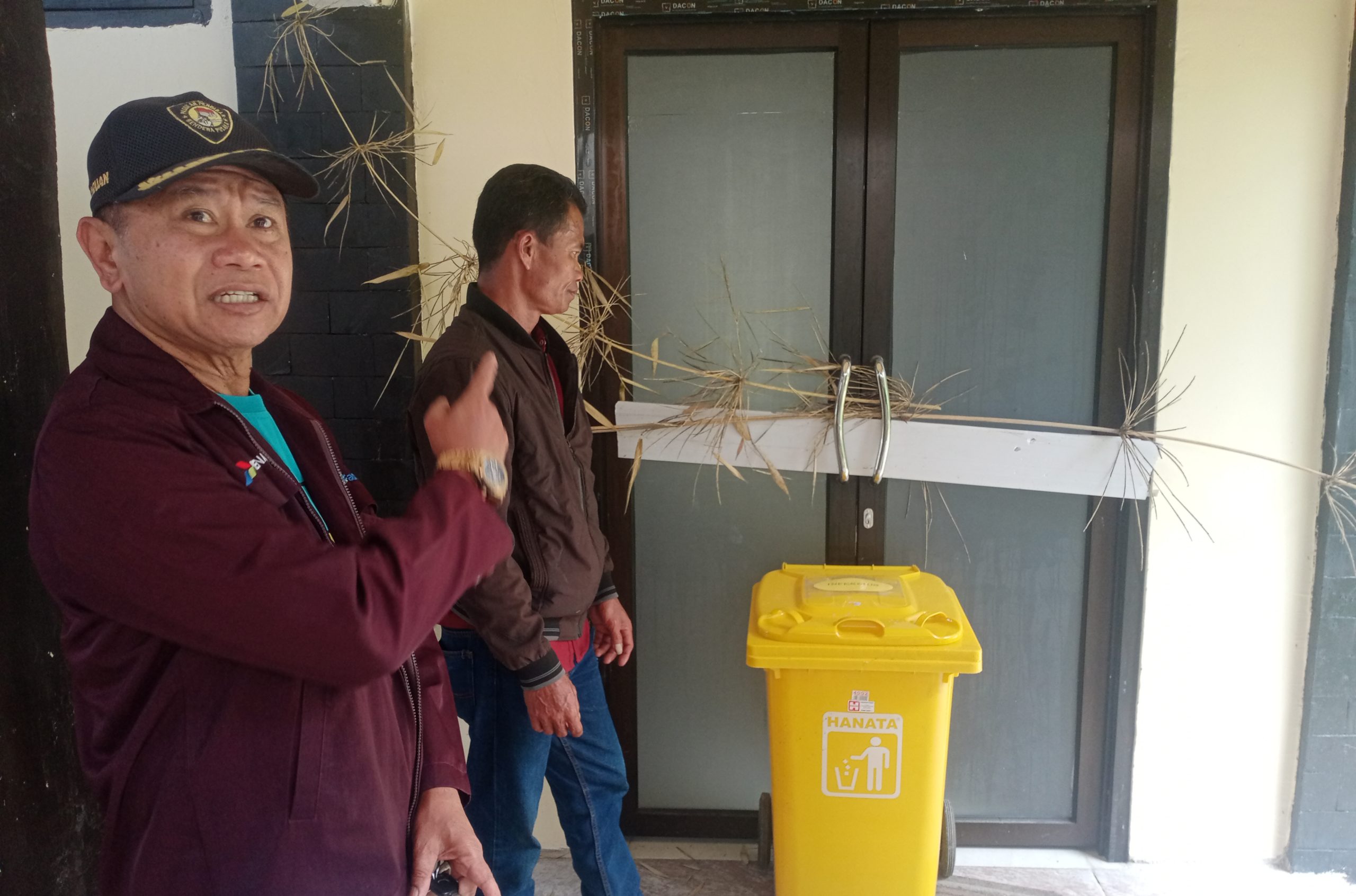 Tak Mau Rugi Rp. 400 juta Kontraktor Segel Bangunan Ponek RSUD Kondosapata